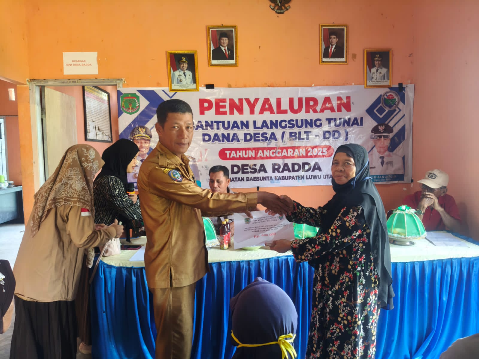 Penyaluran BLT-DD Bulan Oktober dan November Desa Radda Tahun 2025 ...